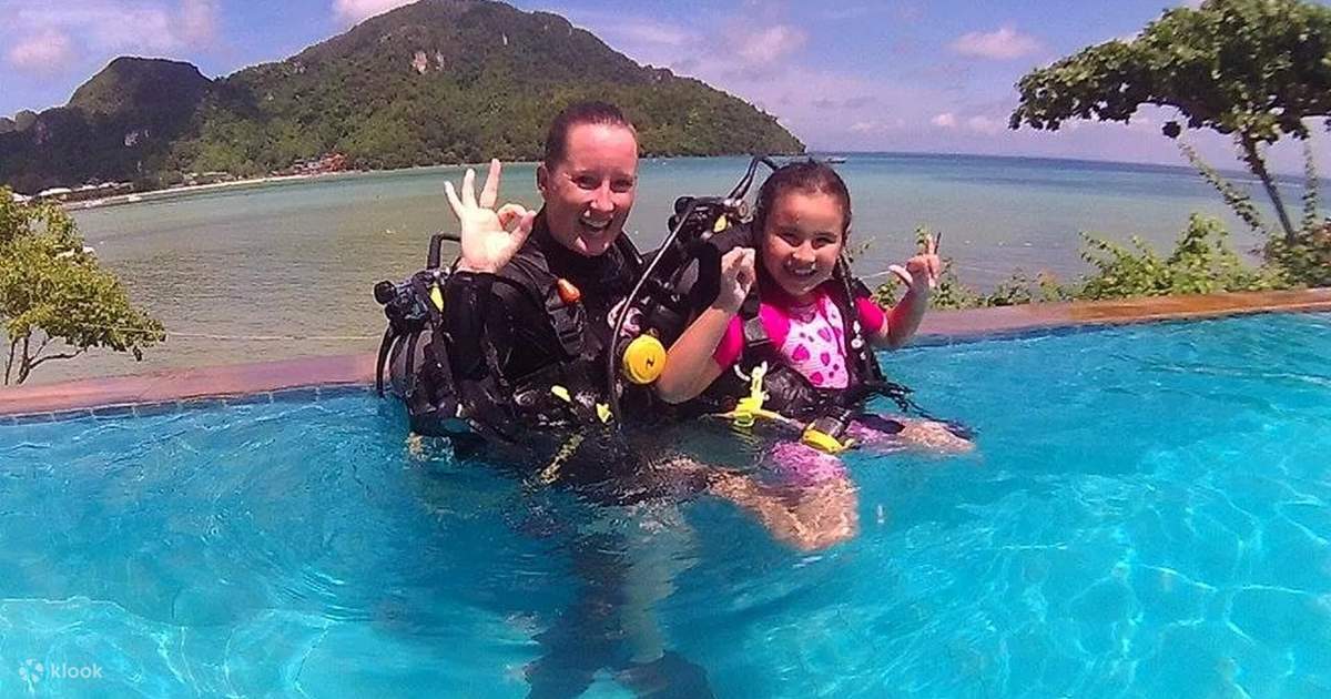 Experience Scuba Diving with Pool Training at a PADI 5 Star Dive Resort ...