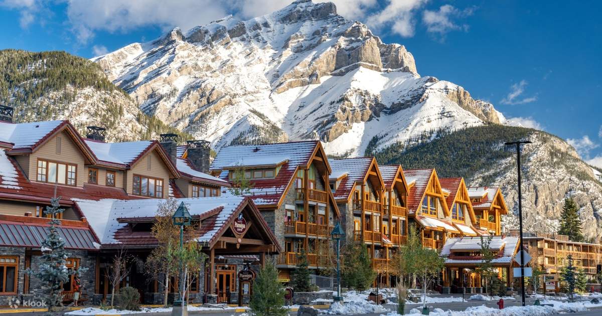 Chuyến đi trong ngày bằng thuyền Gondola của thị trấn Banff trên hồ ...