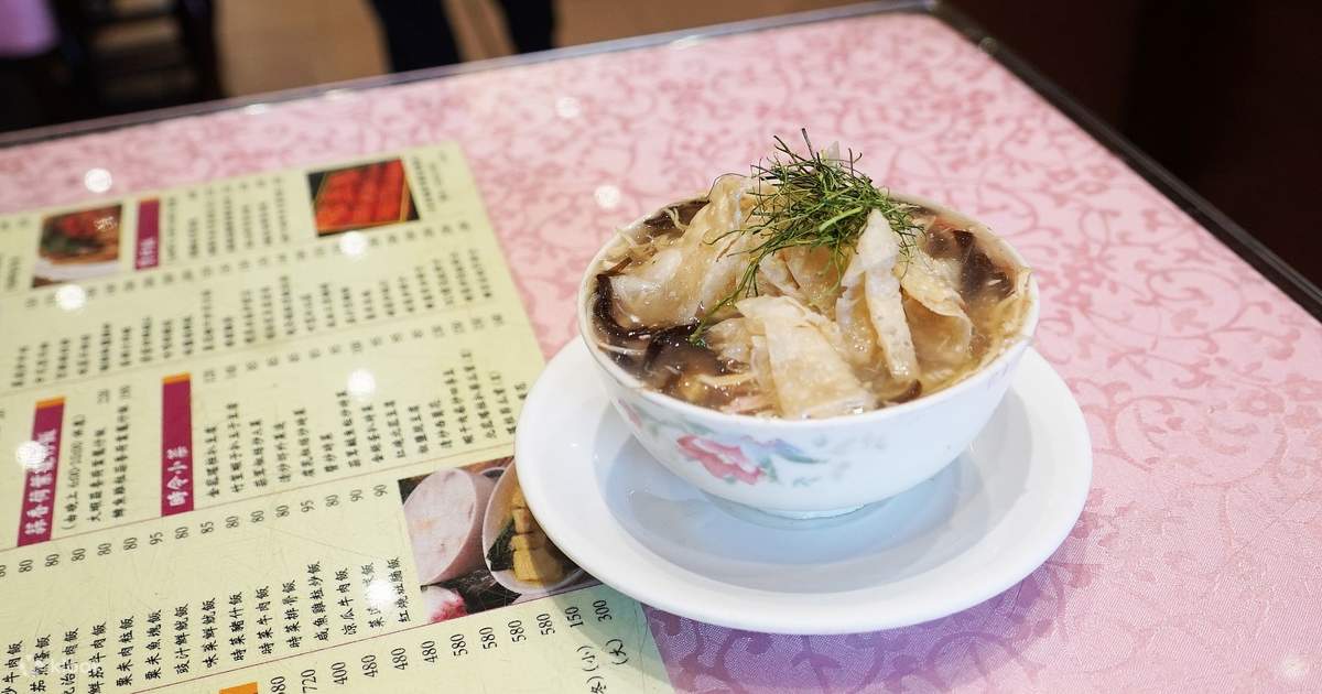 Aneka Jamuan Ular Dengan Set Nasi dan Sup Rebus Dua Kali Dengan Set ...