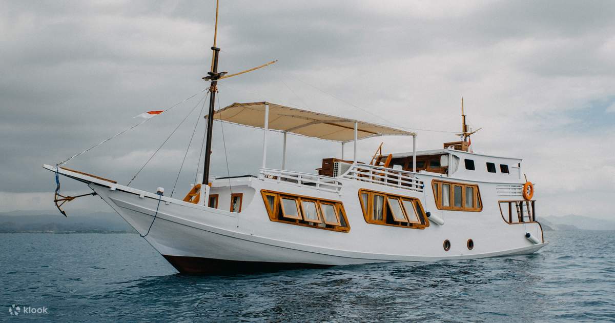 White Pearl 02 Phinisi Sailing Komodo Liveaboard from Labuan Bajo - Klook