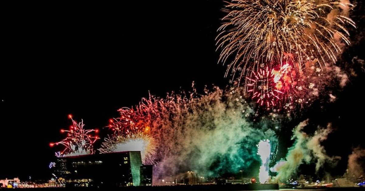 New Years Fireworks Cruise in Reykjavik - Klook Estados Unidos