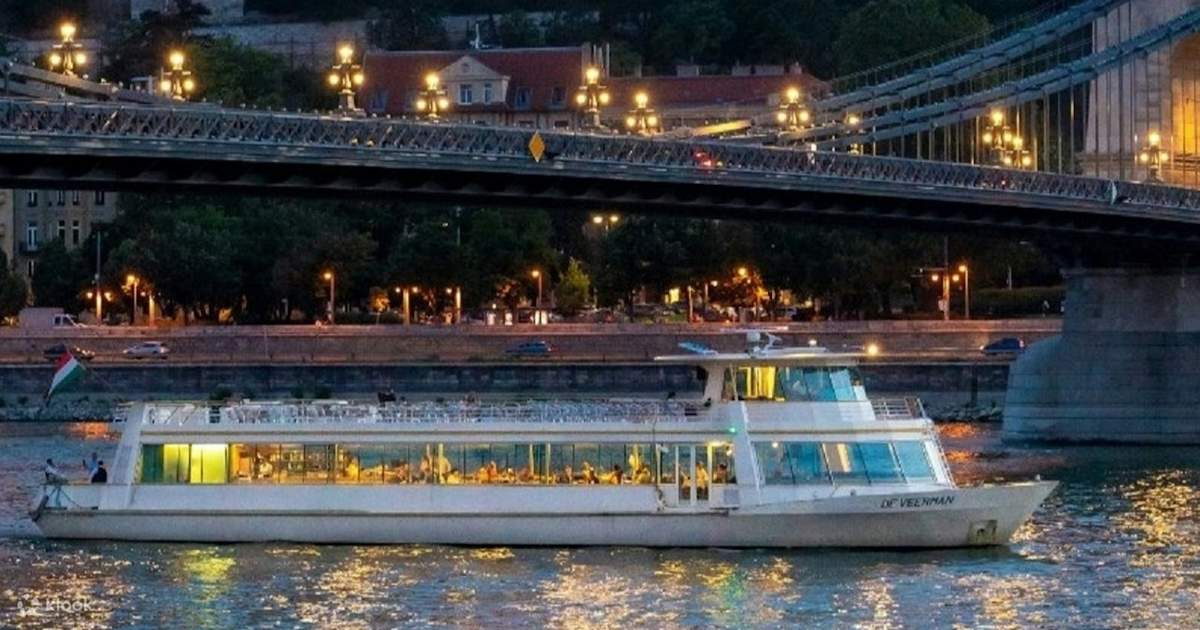 Evening cruise tour with drinks and live entertainment in Budapest - Klook