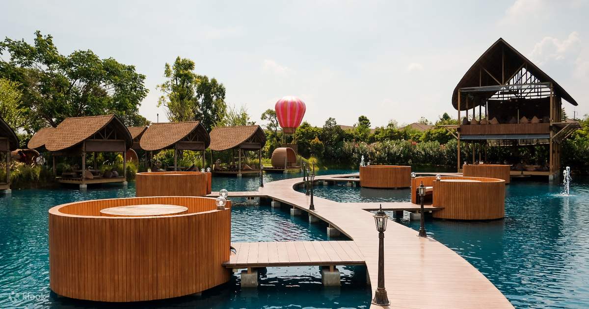 Bangkok Ig Cafe Tour At Bubble In Forest, After Rain, Ampawa Sri in ...