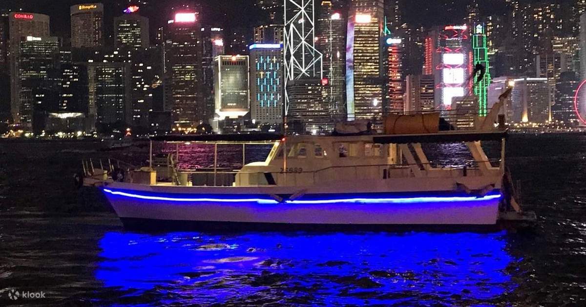 Pengalaman Memancing Cumi-Cumi Malam Hari di Victoria Harbor - Klook ...