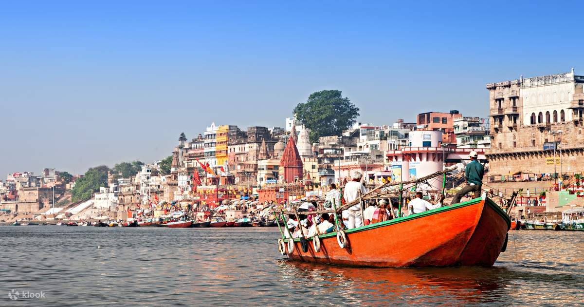 Tur Perahu Matahari Terbit Varanasi selama 3 jam dengan Jalan-Jalan di ...