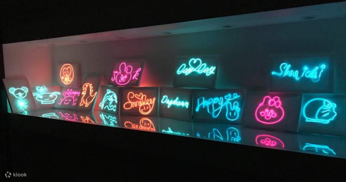 Jolly Academy - 다양한 색상의 조명 코드! 전통적인 네온 모양의 LED 사인 | Ngau Tau Kok - 클룩 ...