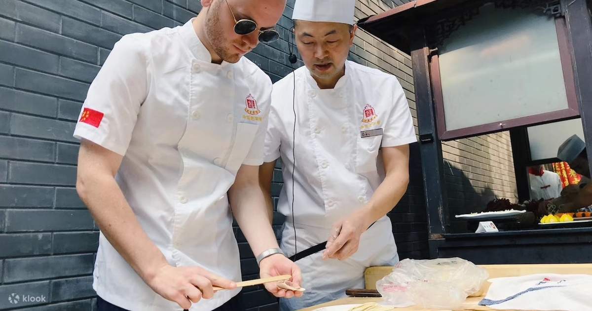 Kunjungi dan ikuti jamuan makanan ringan yang dibuat oleh orang bukan ...