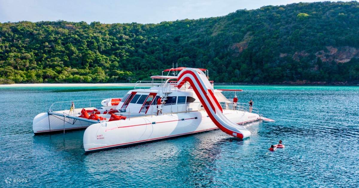 Excursion en catamaran au coucher du soleil à Pattaya avec déjeuner et ...