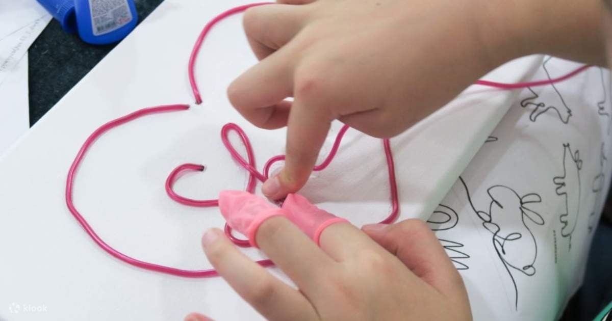 Jolly Academy - 다양한 색상의 조명 코드! 전통적인 네온 모양의 LED 사인 | Ngau Tau Kok - 클룩 ...