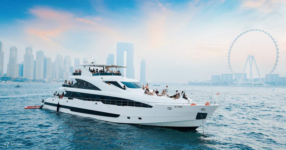 Super Yacht Experience with Live Music & Drinks - Klook États-Unis