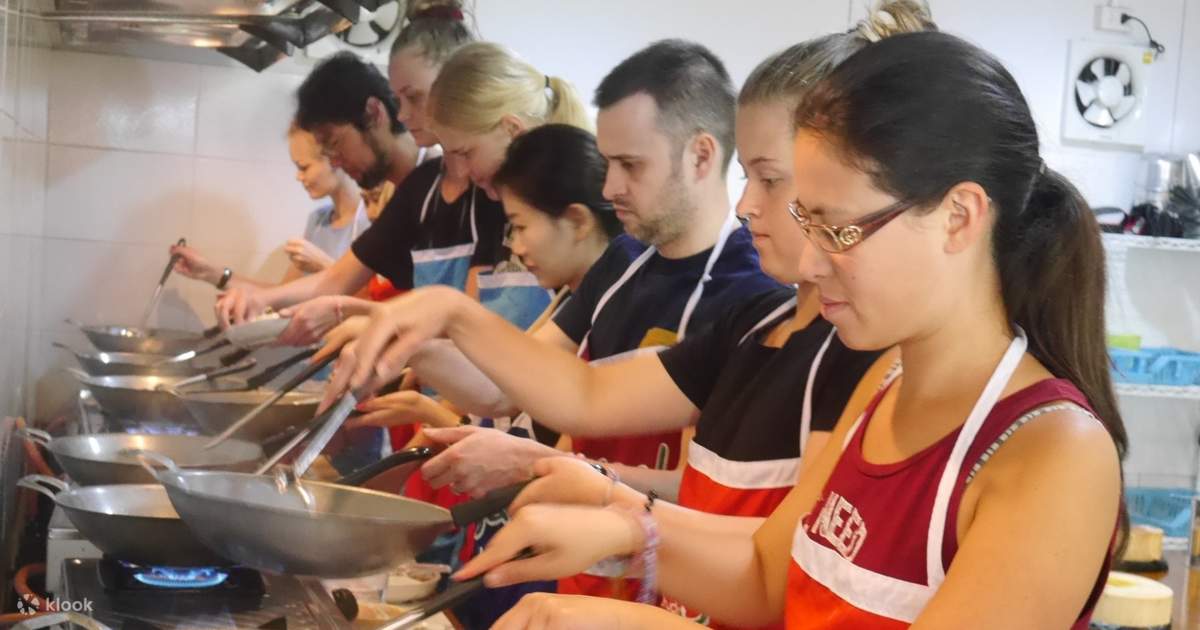 Galangal Cooking Class with Market Tour in Chiang Mai - Klook