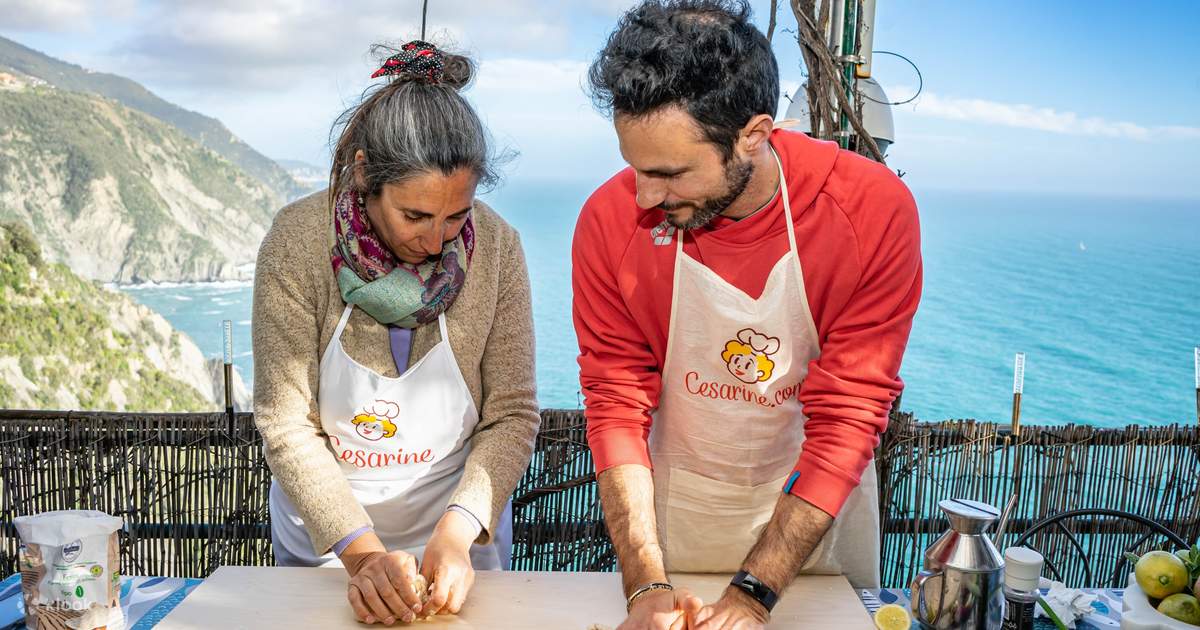 Pasta and tiramisu cooking class in Riomaggiore - Klook