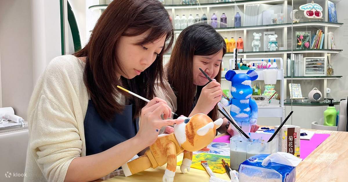 The Living Art | DIY Hand Painting BearBrick Creative Painting Workshop ...
