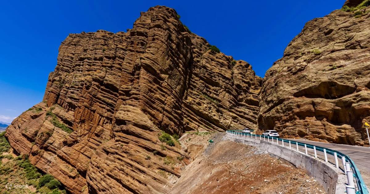 One-Day Tour from Urumqi, Xinjiang (S101 Baily Danxia Scenic Platform ...