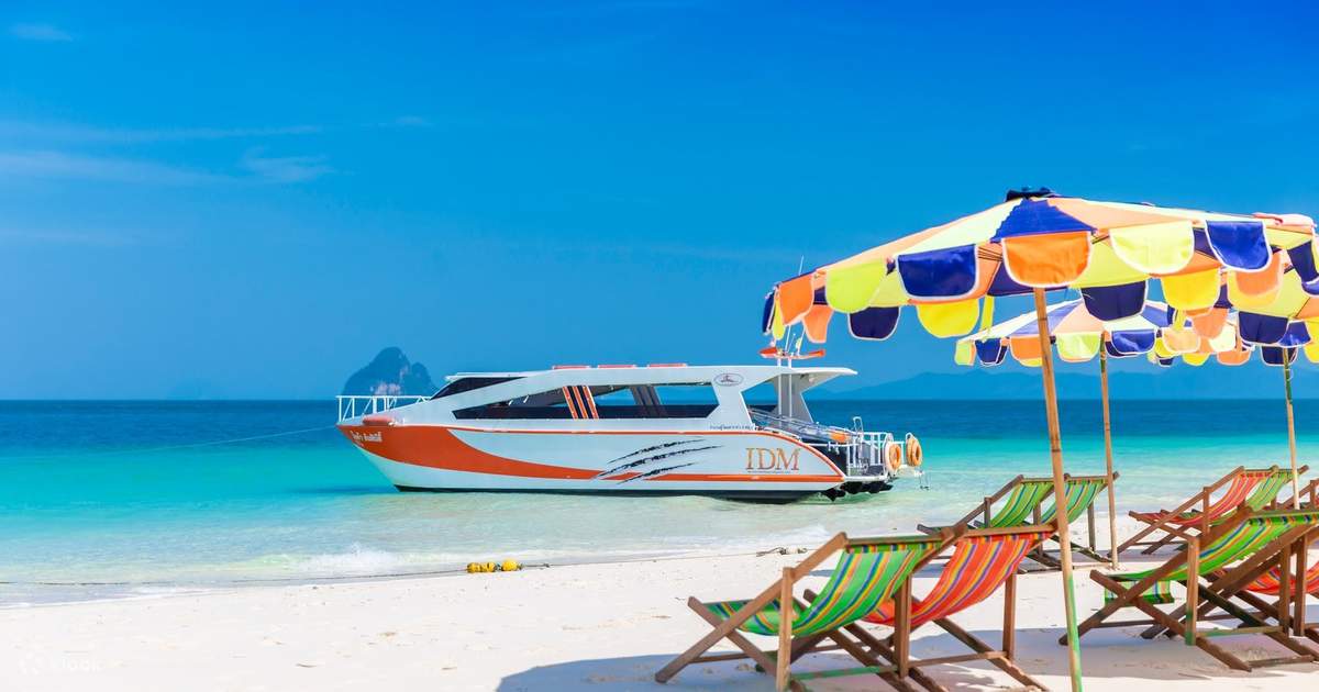 Únase desde Phuket a un lujoso crucero en catamarán de alta velocidad a ...