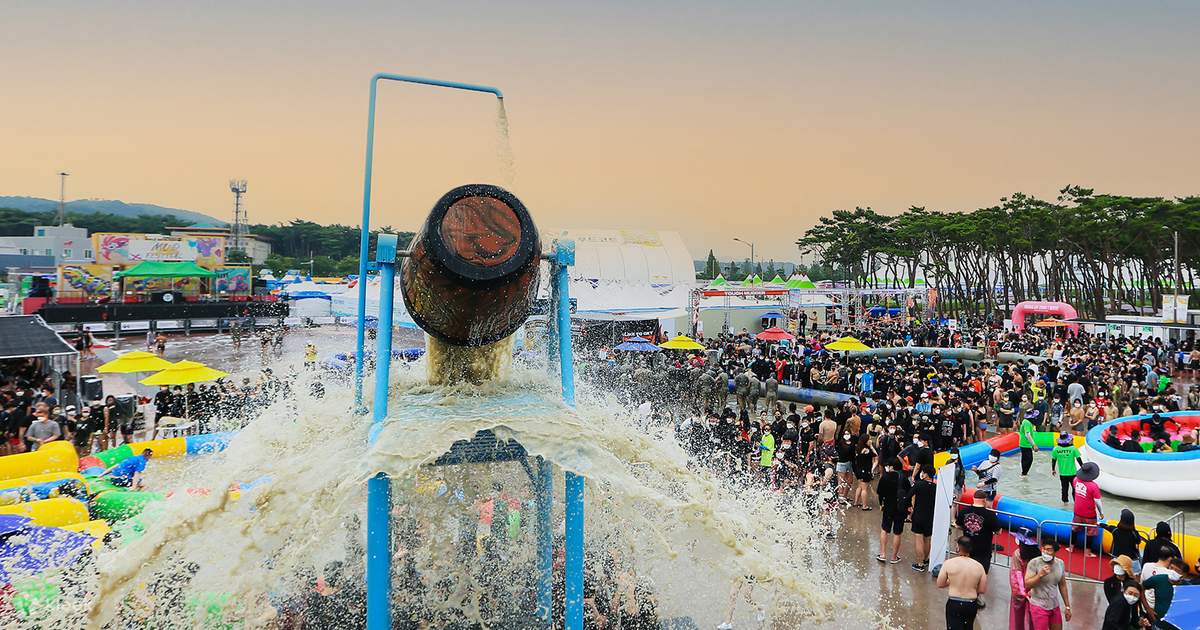 Boryeong Mud Festival & Daecheon Beach & Sudeoksa Temple Tour - Klook ...