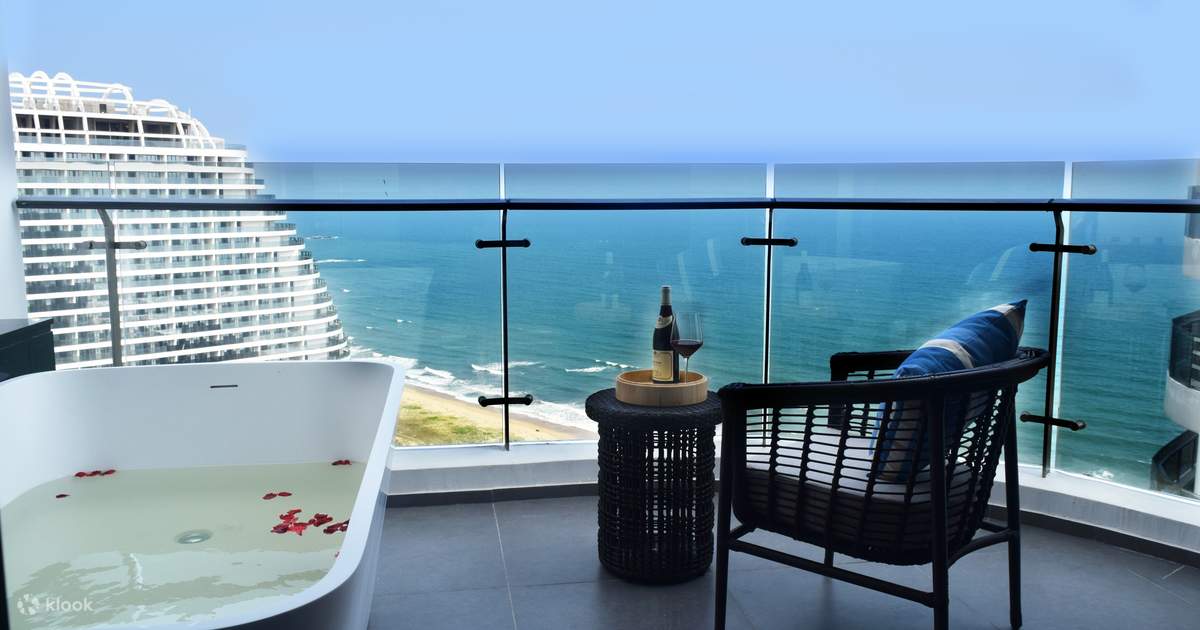 Howard Johnson Sandalwoods Hot Spring Resort, Shuangyue Bay, Huizhou ...