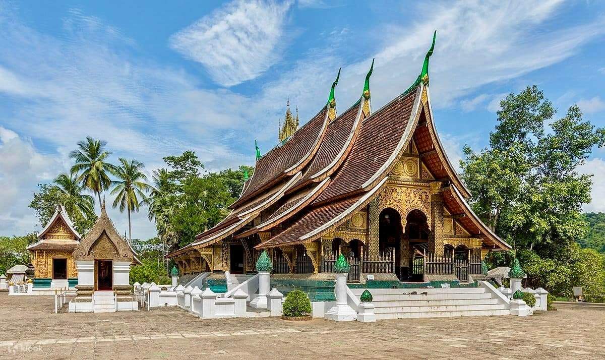 LuangPrabang Morning Alms Giving City Tour& Kuang Si Falls - Klook