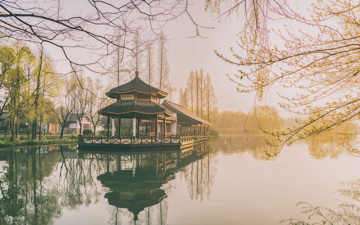 West Lake Scenic Area Intermediate and Advanced Chinese Private Manual ...