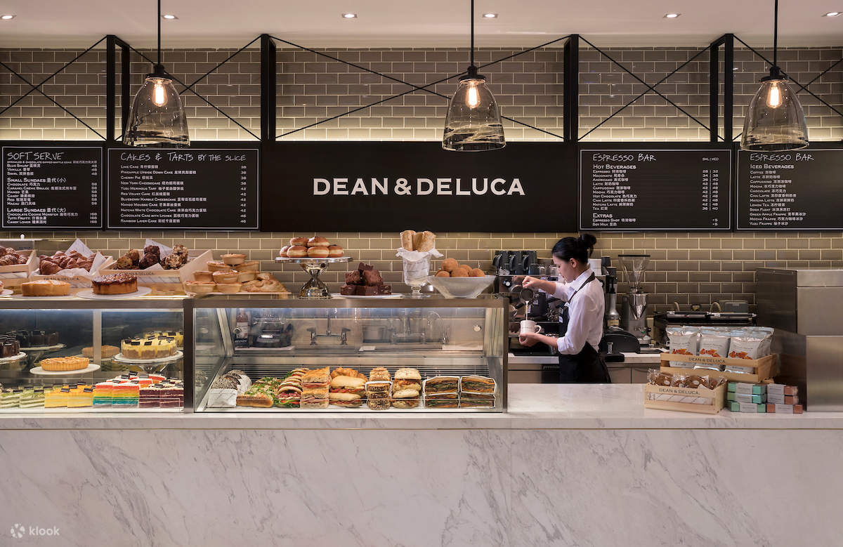 Dean And Deluca Display Case Hong Kong China Circa April 2019 Stock ...