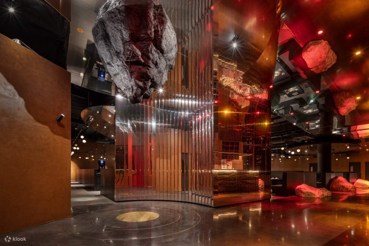 Lava Spicy Mandarin Duck Hot Pot｜Xinyi District Hot Pot - Klook