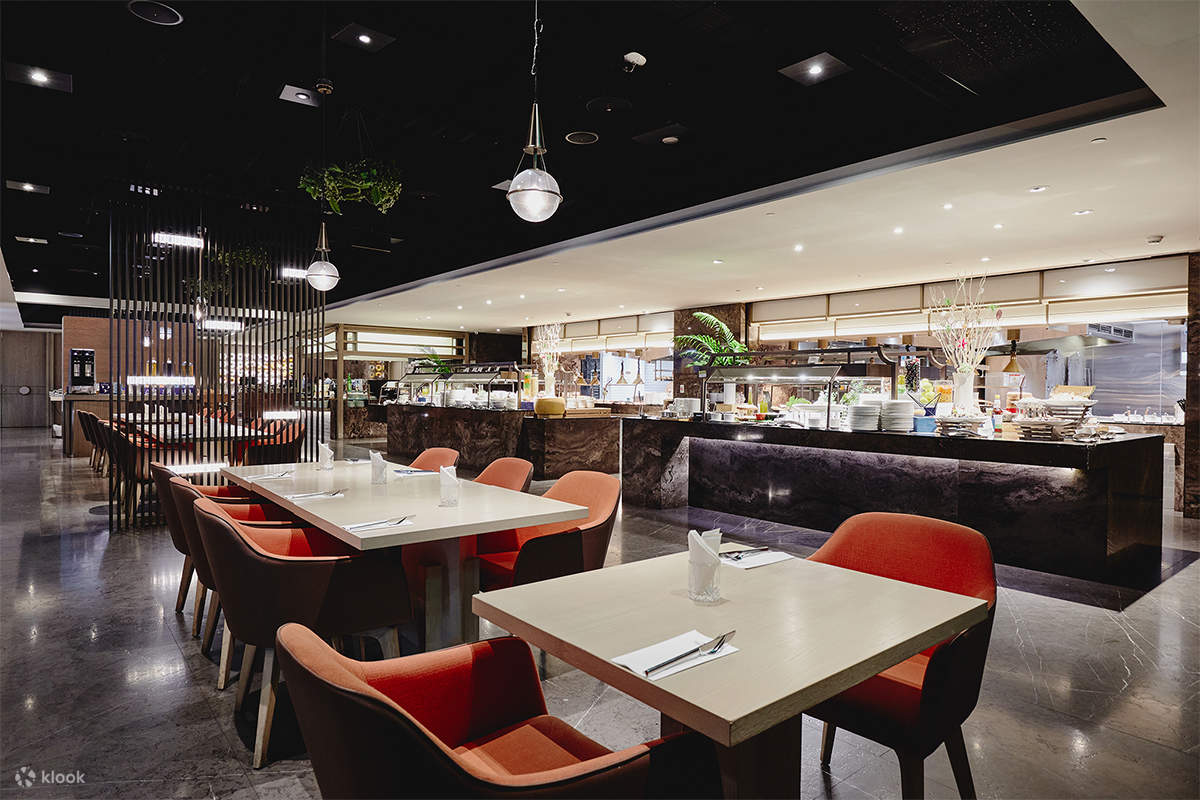Hilton Hotel Xinban｜Yue Market｜MRT Banqiao Station - Klook Singapore