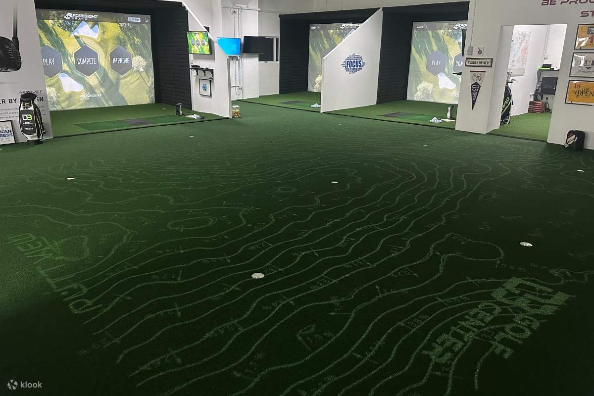 DB 高爾夫中心採用 3D 果嶺使用的室內高爾夫刺激器 - Klook 客路