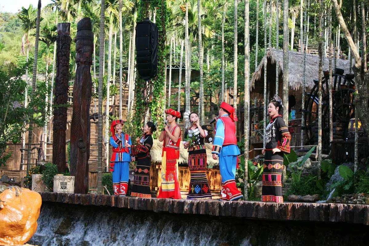 Hainan Sanya Binlang Valley Li and Miao Cultural Tourism Area + Yalong ...