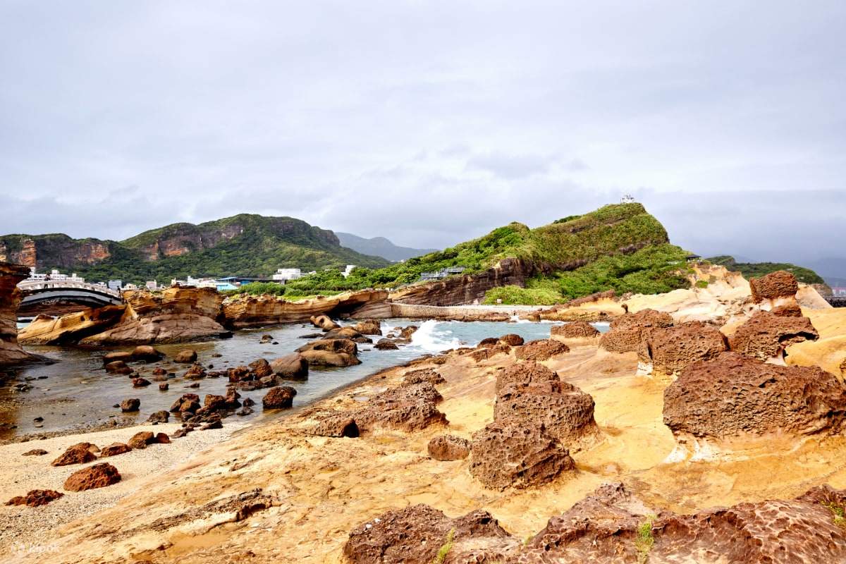 Taipei: Yehliu & Jiufen & Shifen Day Tour (Depart from Ximen/Taipei 101 ...