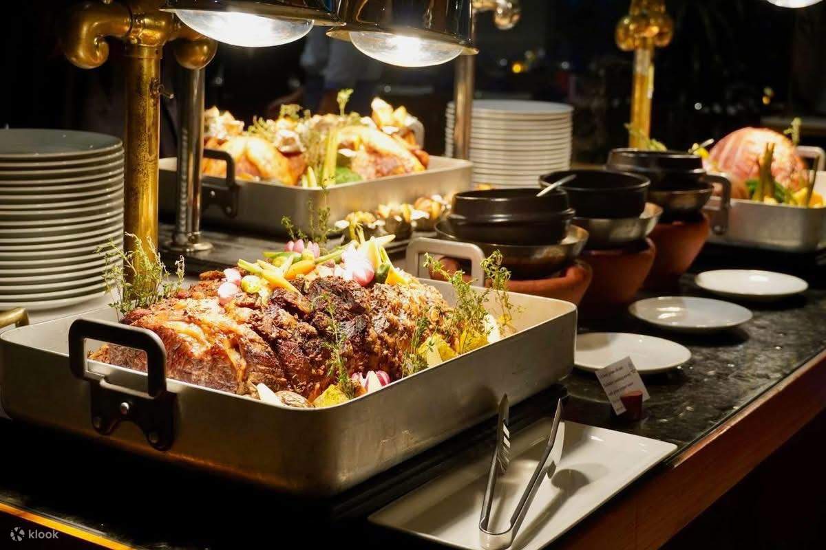 Buffet internacional en el Sheraton Hanoi West Hotel - Klook Estados Unidos