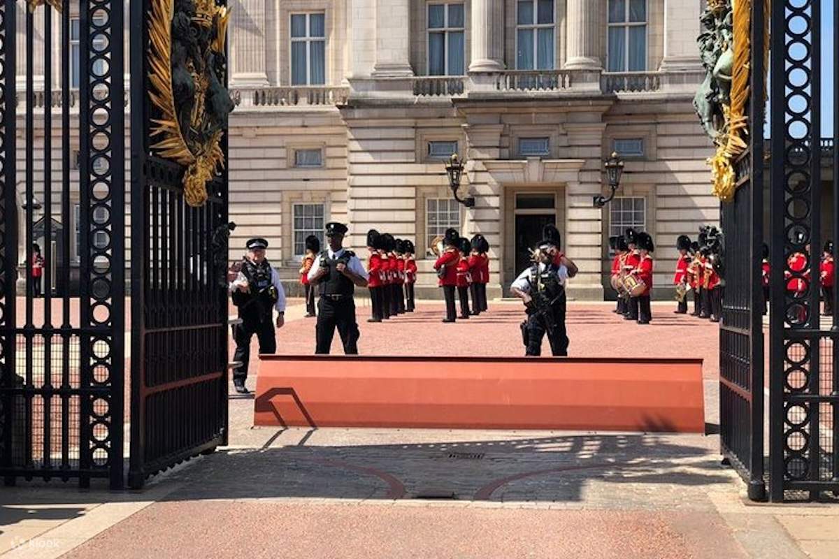 London: Buckingham Palace & Big Ben (& Westminster Abbey entry) - Klook ...