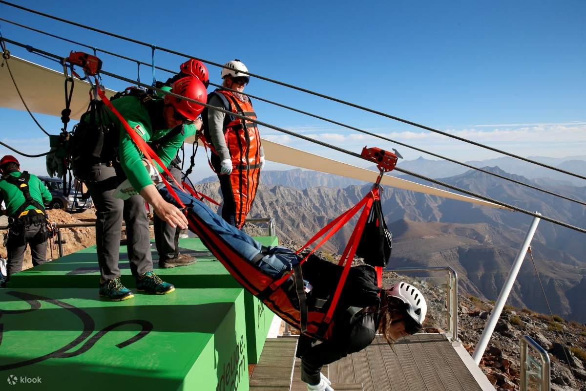 体验世界上最长的 Jebel Jais 高空滑索的刺激,距迪拜仅很短的车程 Klook客路