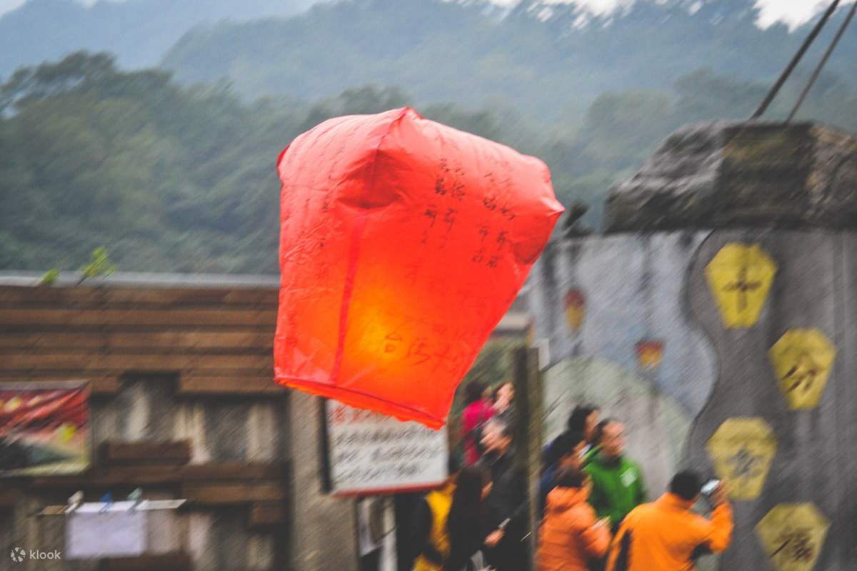 Sky Lantern Prayer Experience in Shifen Old Street - Klook Philippines