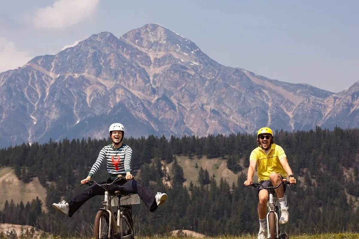 Bites on E-Bikes in Jasper - Klook