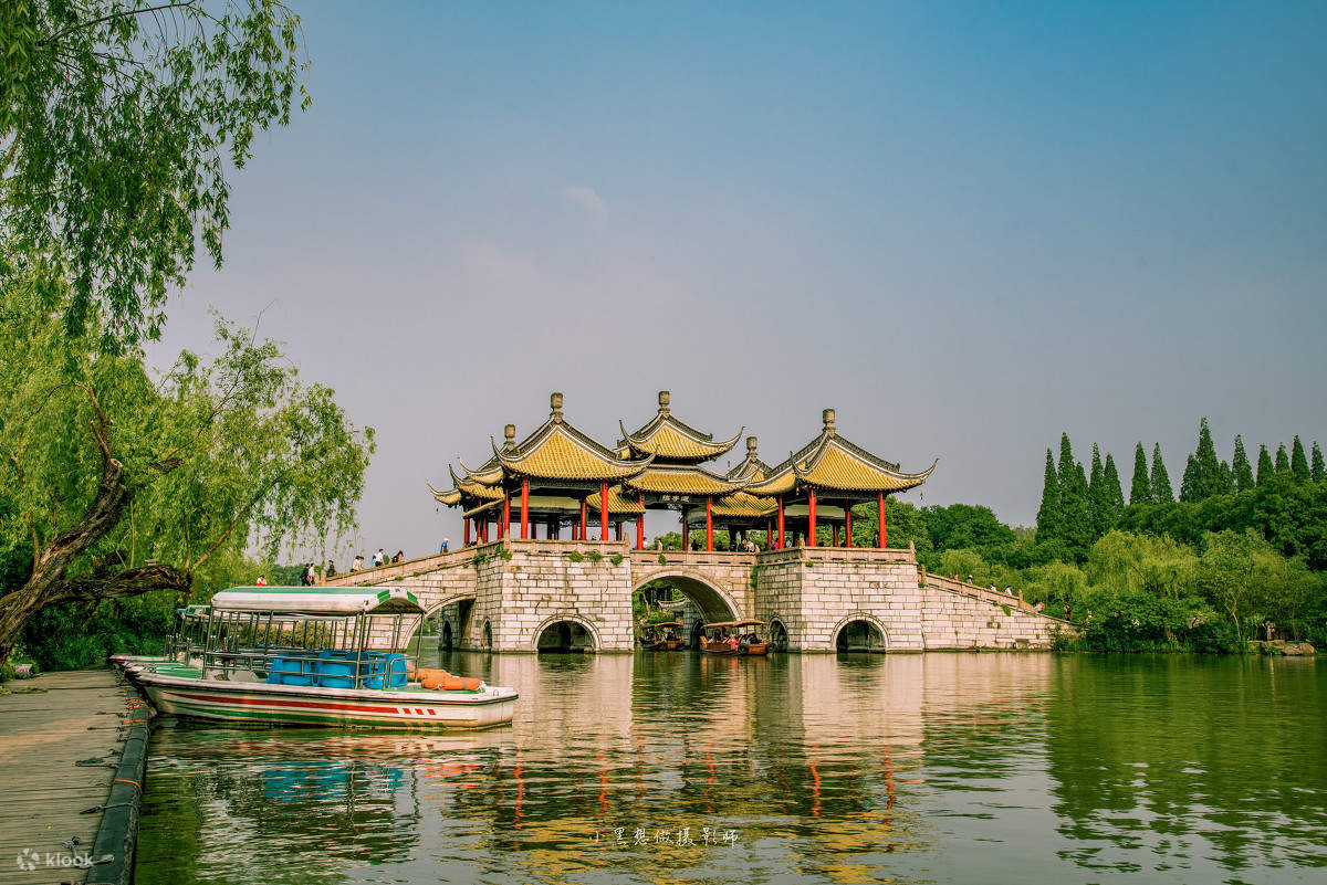 Yangzhou Slender West Lake + Dongguan Street + Daming Temple + He ...