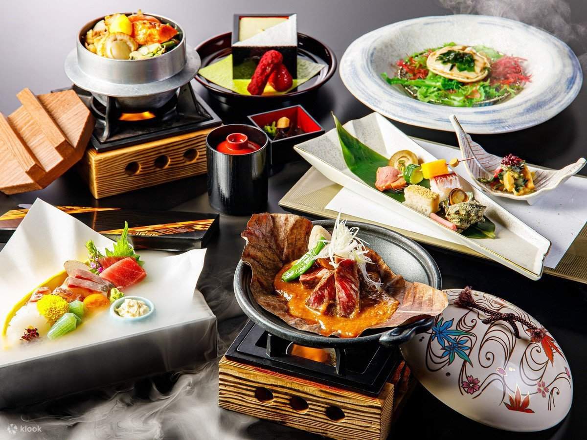 Hakone Kowakien Tenyu Japanese-style hot spring hotel, one stay, two ...