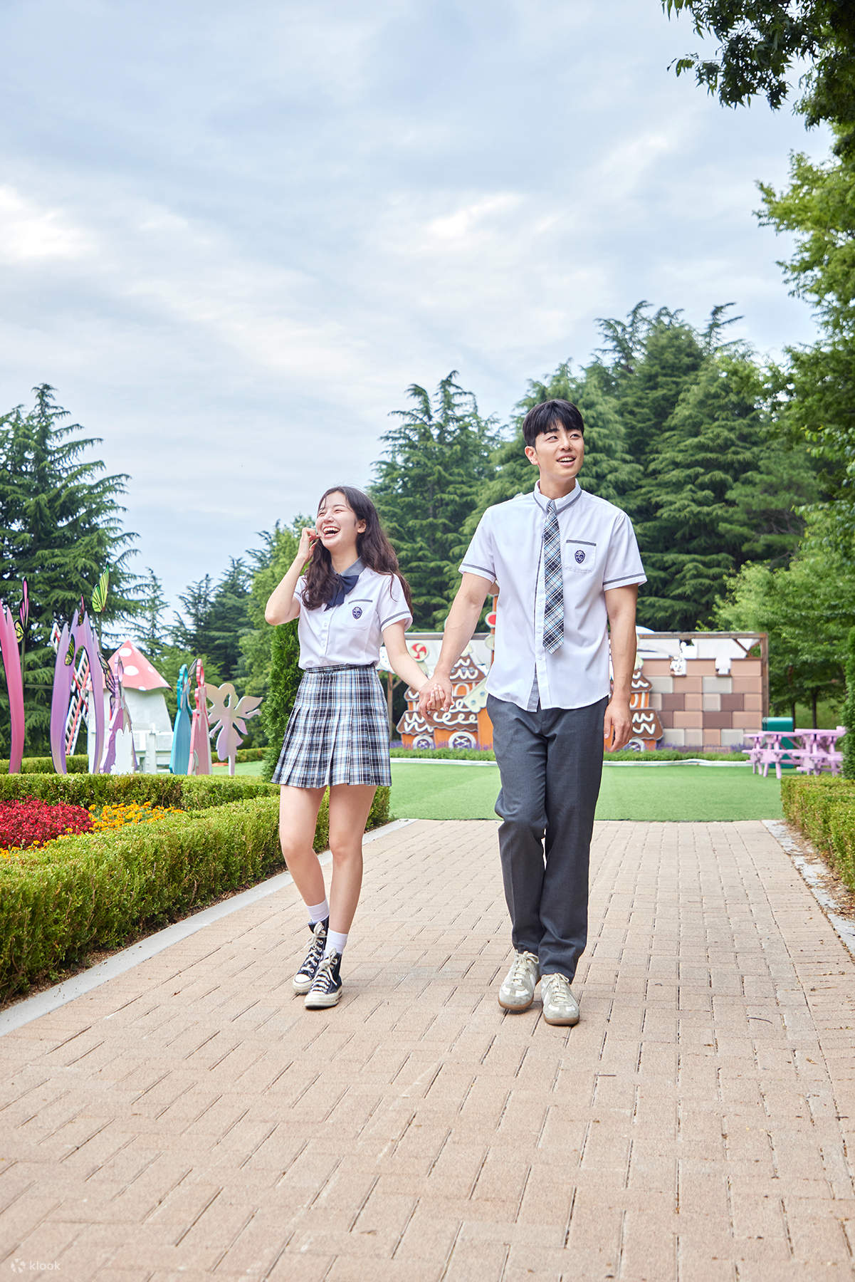 Daegu E-World Gamsung Gyobok Schuluniformverleih - Klook, Vereinigte ...