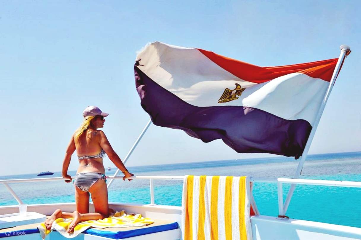 Explore the Red Sea: Dolphin Watching Boat Tour with Snorkeling & Lunch in Hurghada - Klook Malaysia