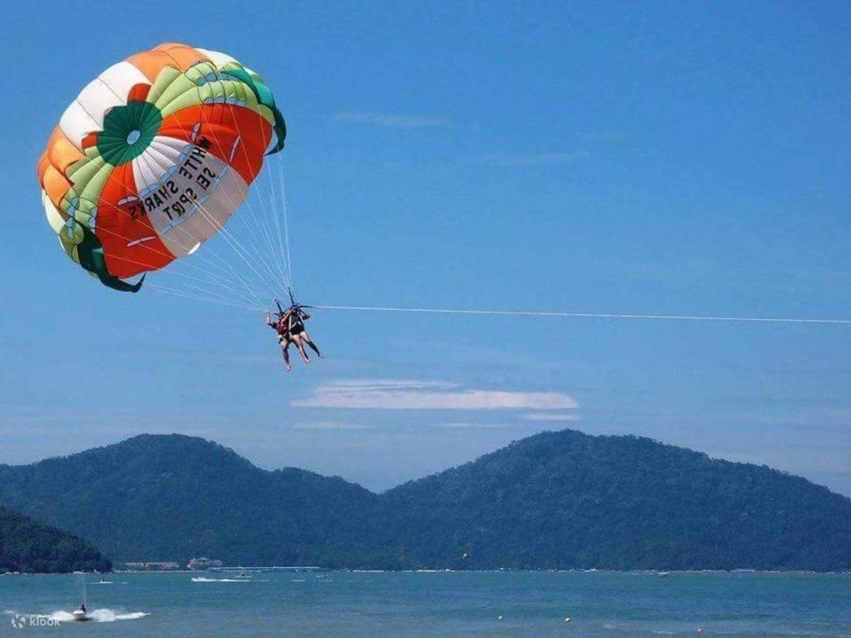 Jet Ski and Parasailing Experience at Batu Feringgi Beach - Klook
