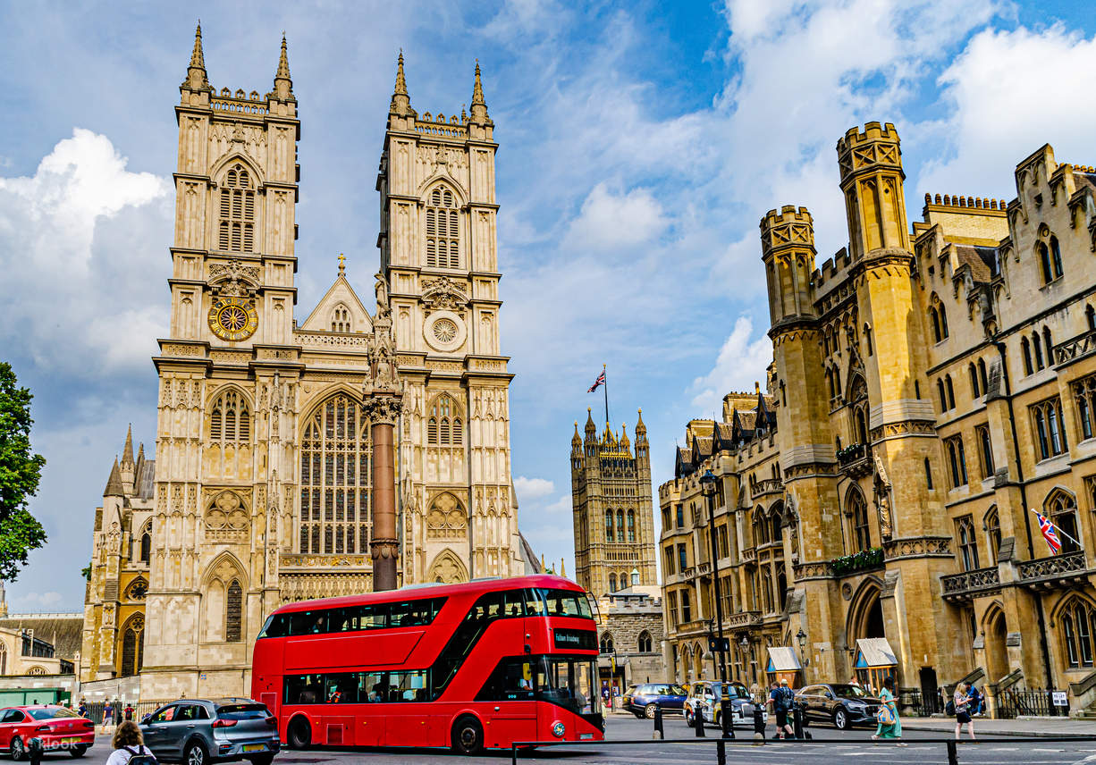 Unveil London's Royal Splendor and Historic Landmarks: A Captivating ...