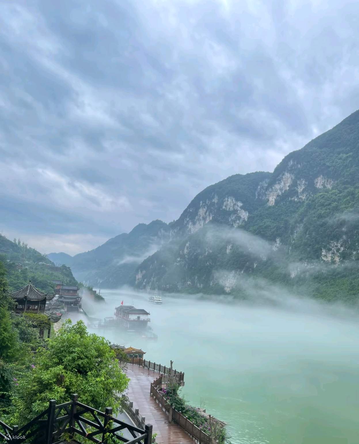 Chongqing 5-day tour 2-8 people small group (Jiefangbei + Hongyadong ...
