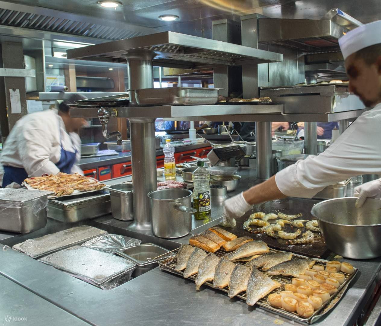 Enjoy a Luxurious Eiffel Tower Dinner with Priority Access to 1st Floor ...