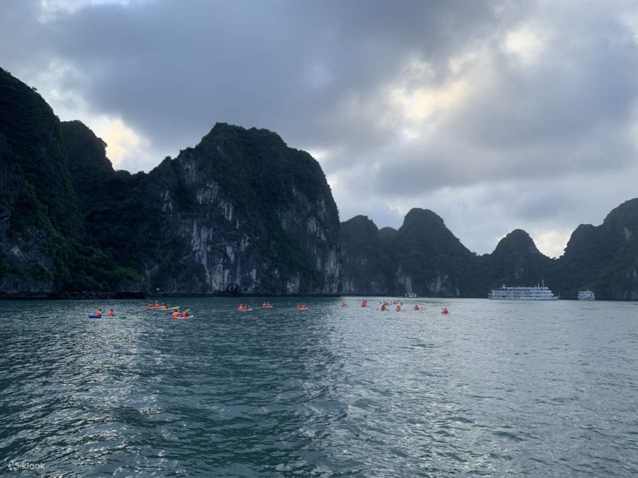 下龙湾过夜游船巡航之旅（Emotion Cruise提供） - Klook客路