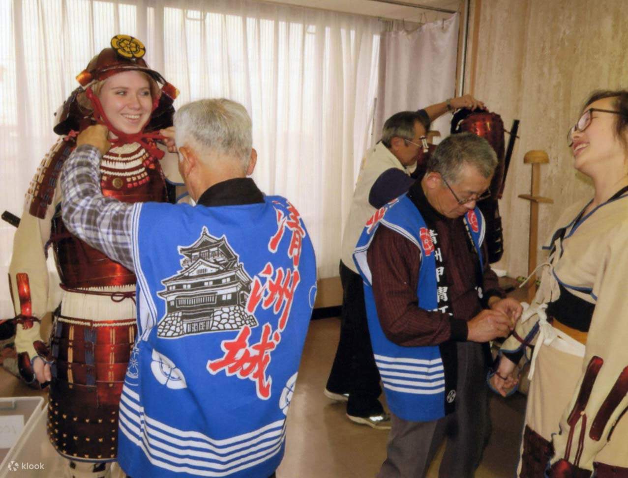 12 Oct Participating in the Festival Parade wearing Samurai Armor ...