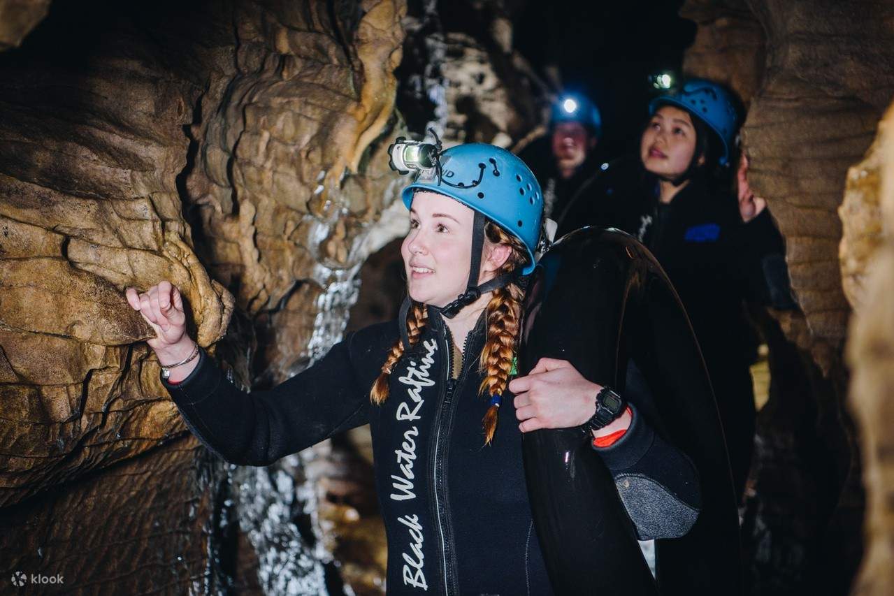 Hobbiton and Black Labyrinth Black Water Rafting Tour from Auckland - Klook