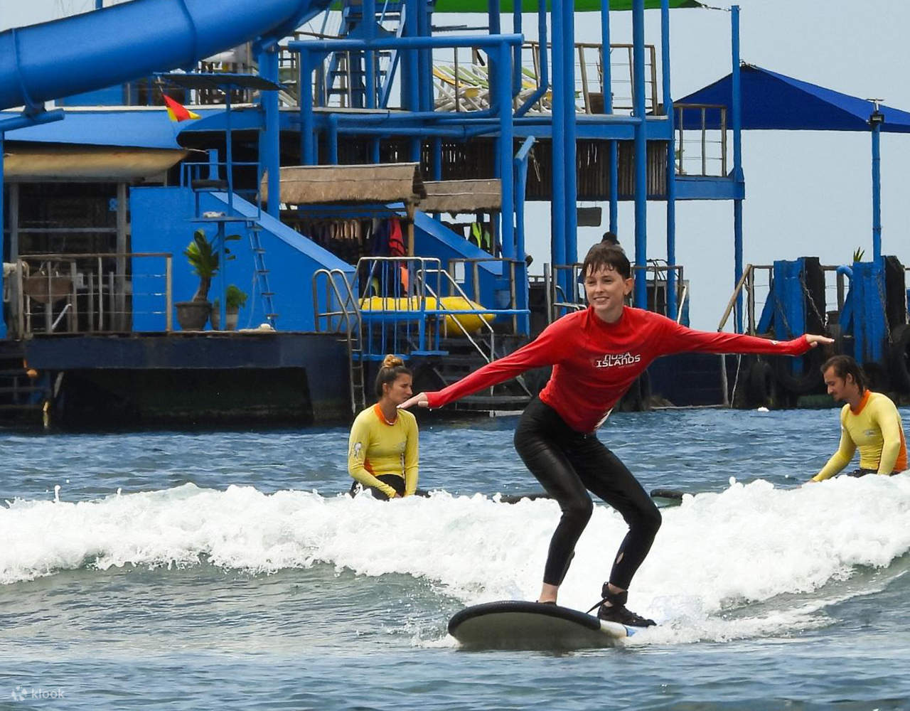 Pelajaran Selancar di Nusa Lembongan Bali - Klook Indonesia