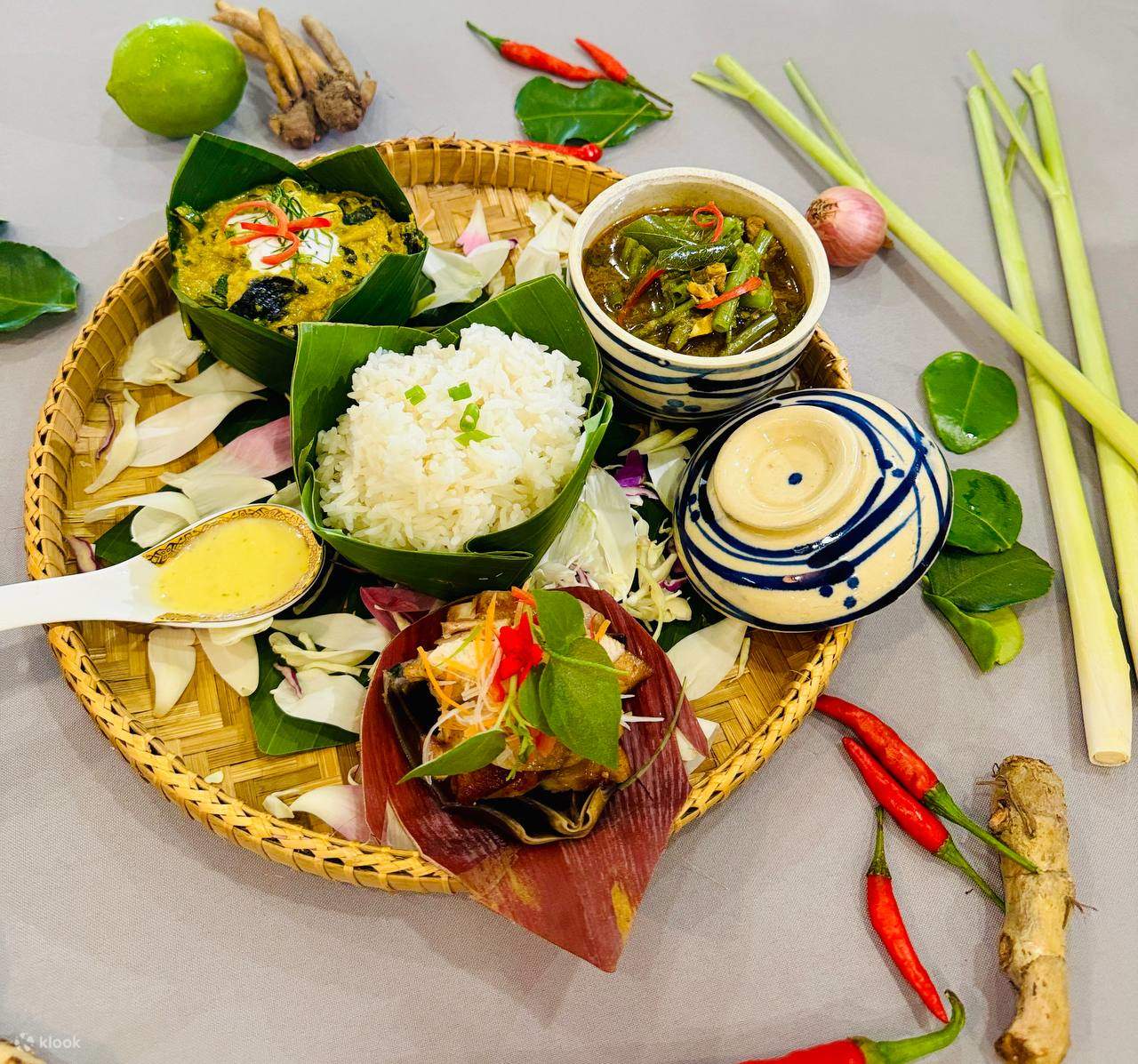 Dîner buffet avec spectacle traditionnel khmer au restaurant Amazon ...