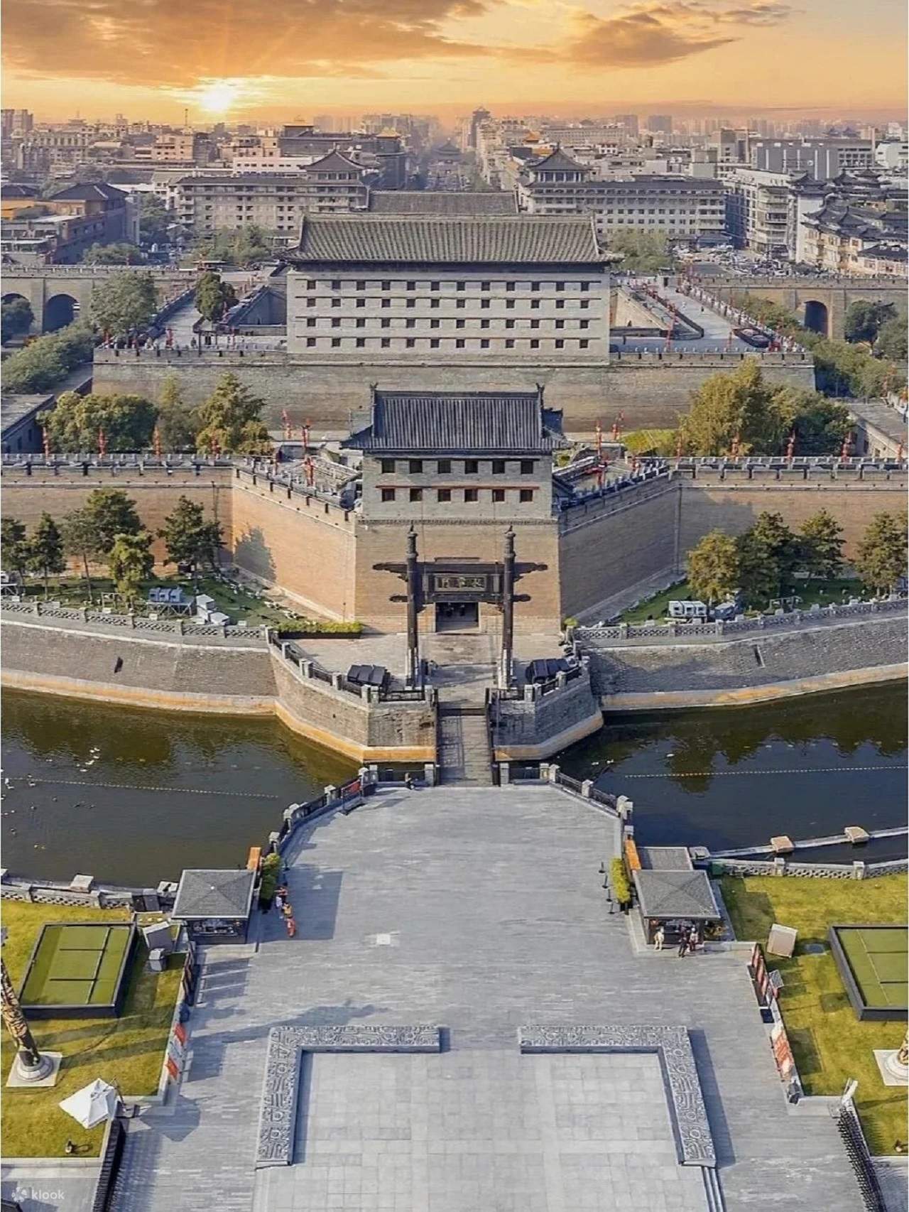 Shaanxi Xi'an City In-depth One-Day Tour (Big Wild Goose Pagoda + Da Ci ...