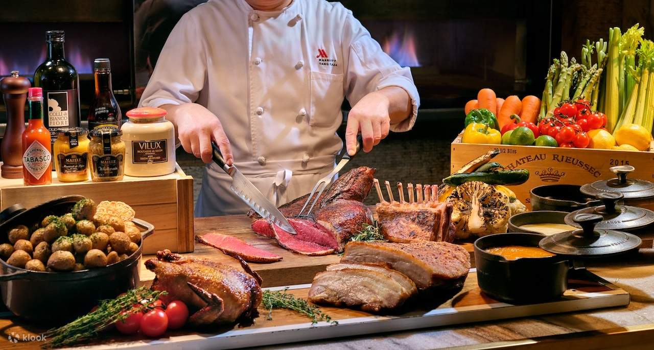 Crossroads Buffet sa Singapore Marriott Tang Plaza Hotel - Klook ...