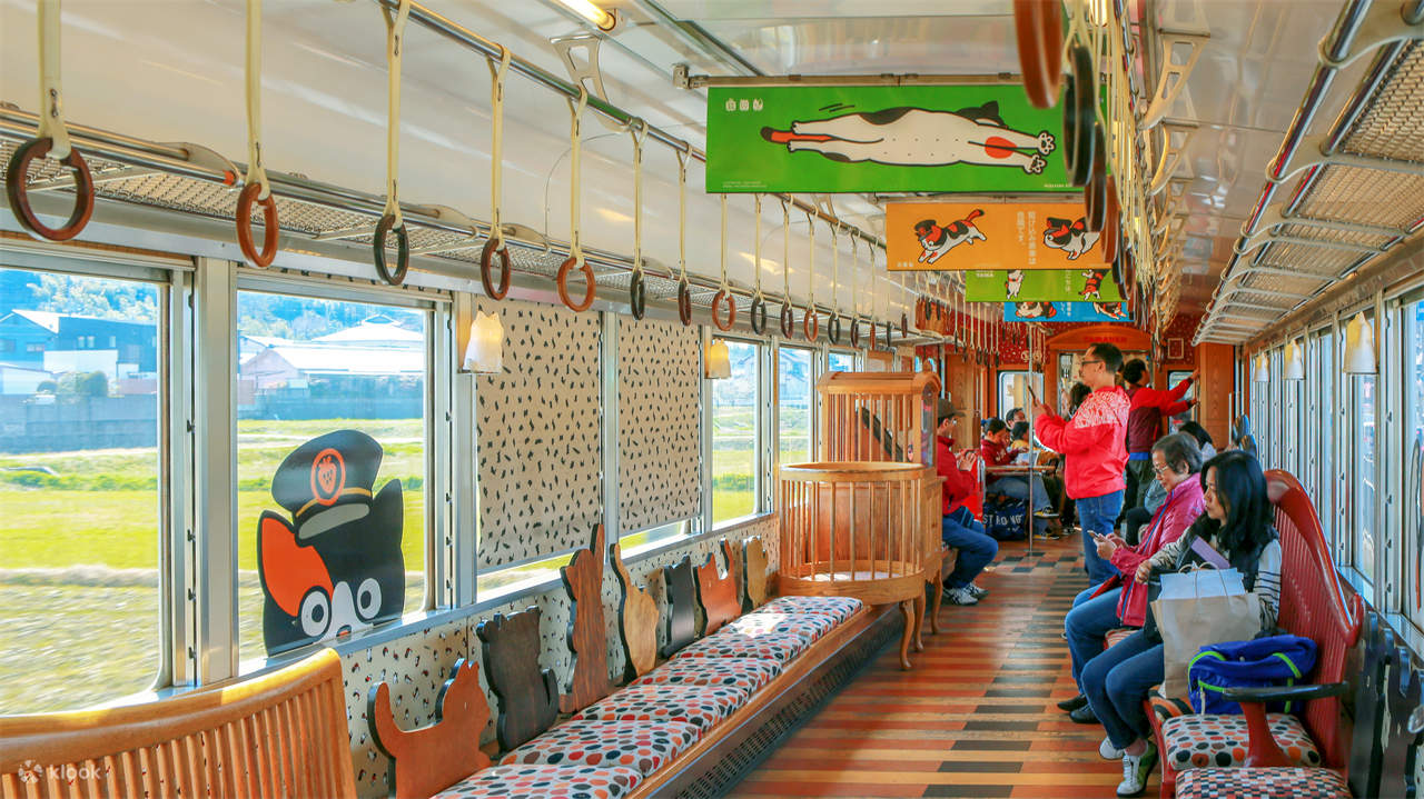 Wakayama · Shirahama｜Cat Station Chief Kishi Station Train Experience ...
